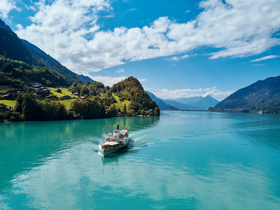 Boat trip on Lake Brienz / Free travel / Berner Oberland Pass