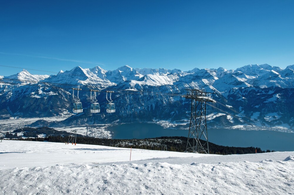 Niesen Pyramide / Free travel