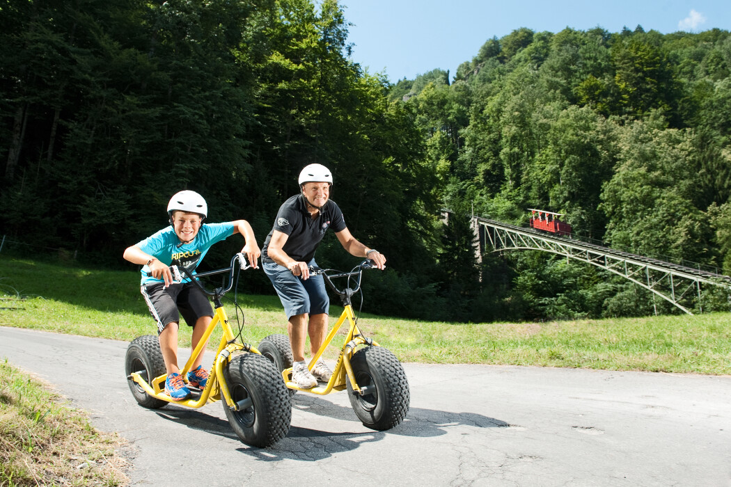Reichenbach Falls Railway - pure nostalgia / Berner Oberland Pass